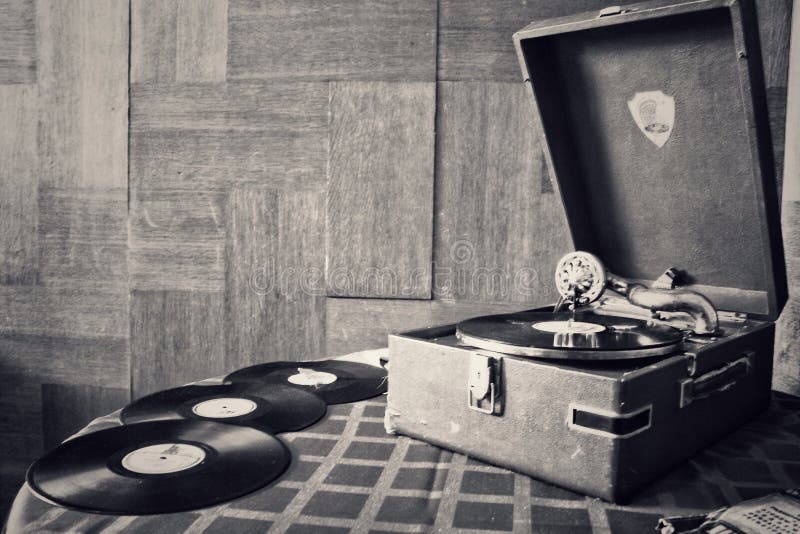 Historical old music stock photo. Image of mono, nostalgie - 117730620