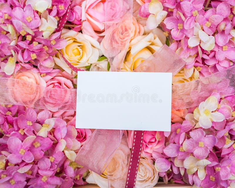 Nota En Blanco Sobre La Flor Imagen de archivo - Imagen de flor ...