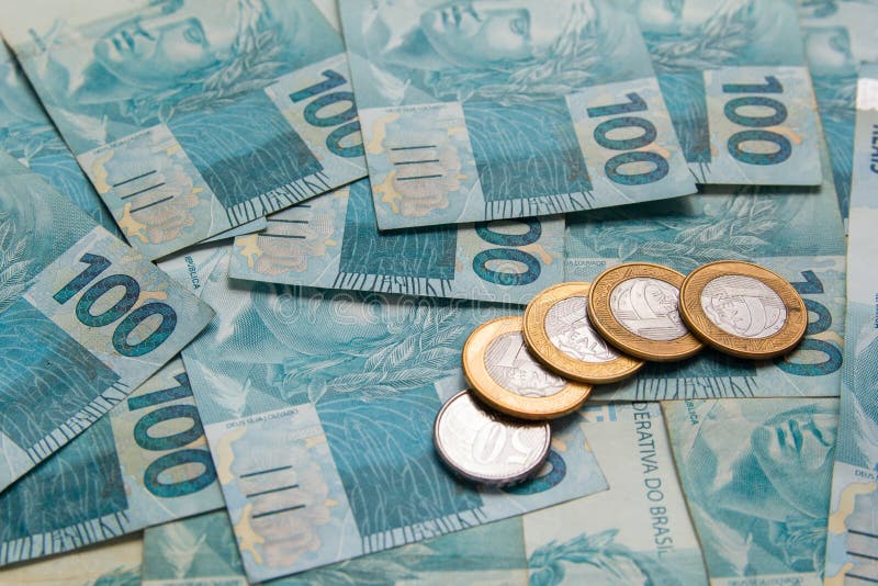 Echte Braziliaanse Munt. Geld Uit De Dinheiro Brasil Reais. Stock ...