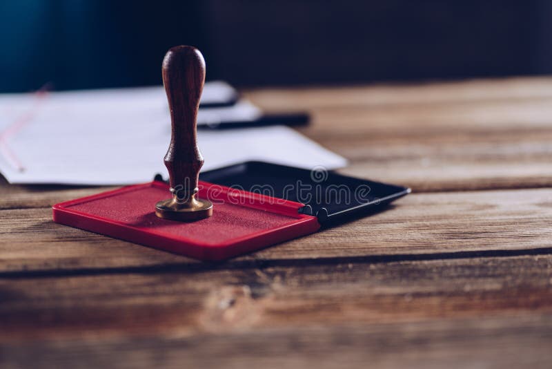Stempel Des Notars Auf Testament Stockbild - Bild von certify, richter ...