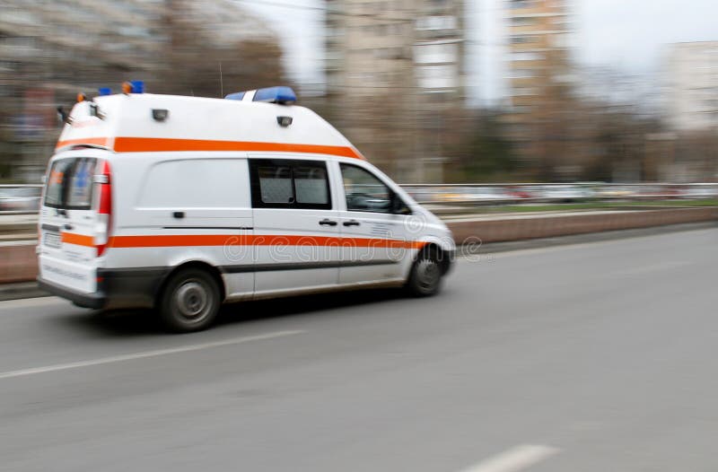 Notarztwagenpackwagen stockfoto. Bild von hilfsmittel - 81010104