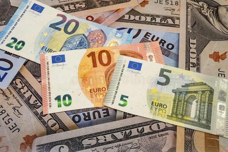 Notas de euro de base imagem de stock. Imagem de lucro - 176535123