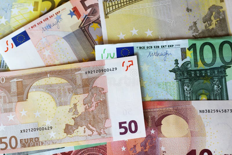 Notas Do Euro Que Formam O Fundo Imagem de Stock - Imagem de pagamento ...
