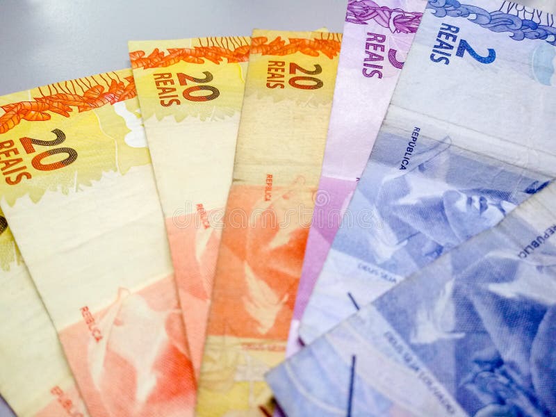 Notas Reais Brasileiras 2 a 20 Reais Imagem de Stock - Imagem de rico ...