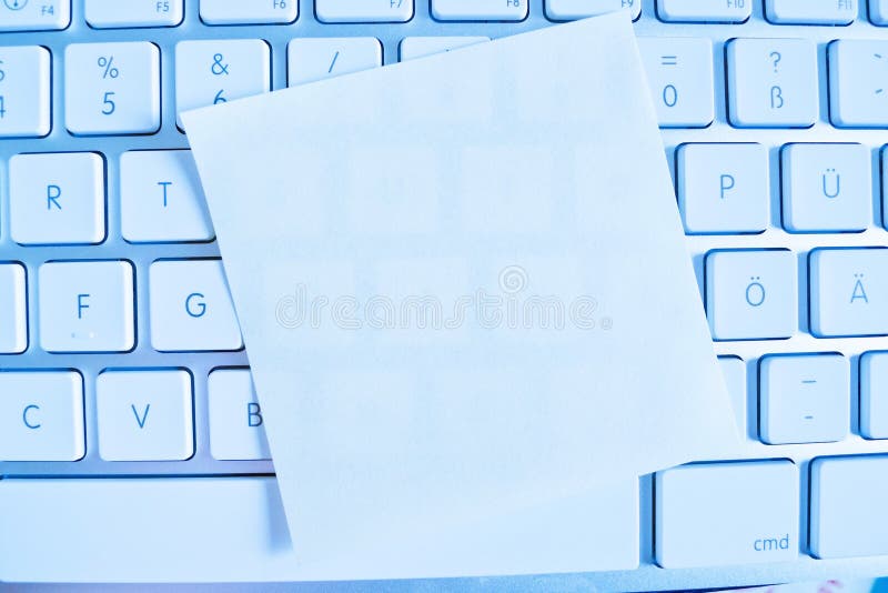 Note on Computer Keyboard: Empty Stock Image - Image of reminder ...