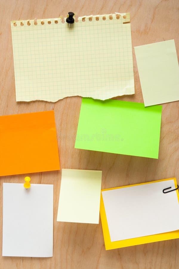 Note paper on wooden board stock photo. Image of empty - 10350512