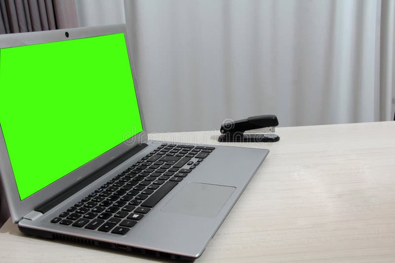 NOTEBOOK COMPUTER with TRANSPARENT SCREEN in CHROMA KEY, IDEAL for ...