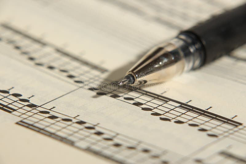 Musikblatt und -stift stockfoto. Bild von gealtert, fahne - 36676286