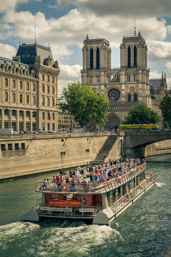 Notre Dame editorial photo. Image of citytour, water - 81393811