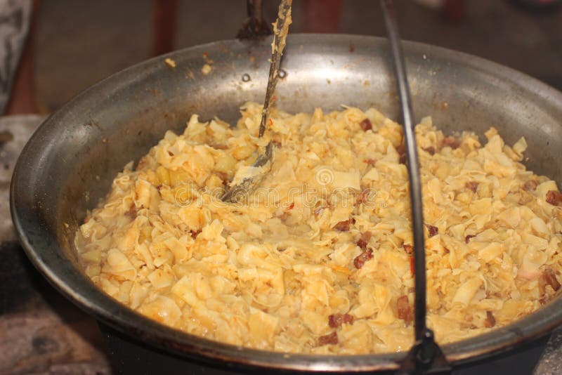 Nourriture Hongroise Traditionnelle Photo stock - Image du nourriture ...