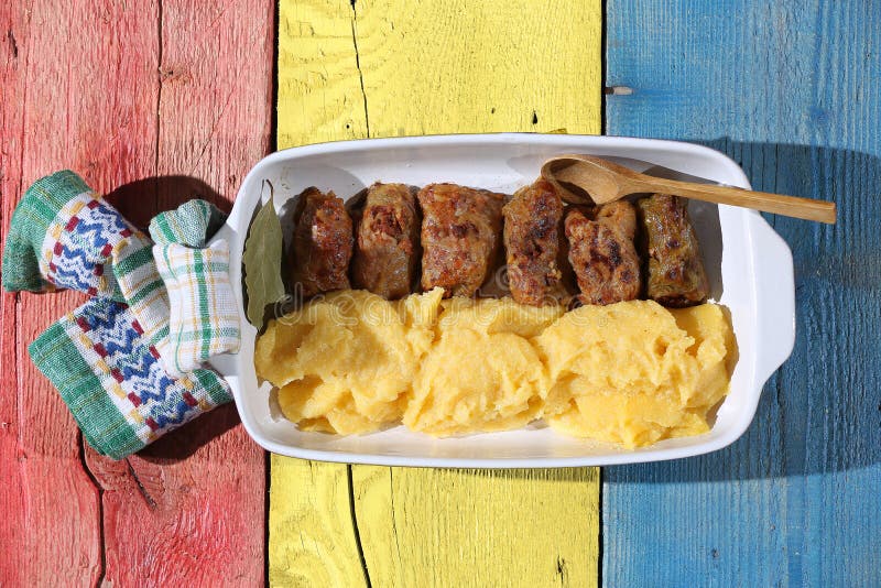 Nourriture Roumaine Traditionnelle, Sarmale Photo stock - Image du ...