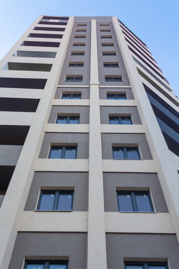 Nouvel Immeuble De Luxe Moderne Grand Vertical Photo stock - Image du ...