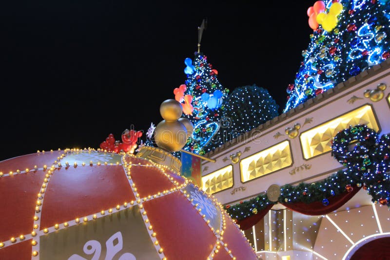 14 Nov 2013 Buildings are Illuminated for the Chinese New Year ...