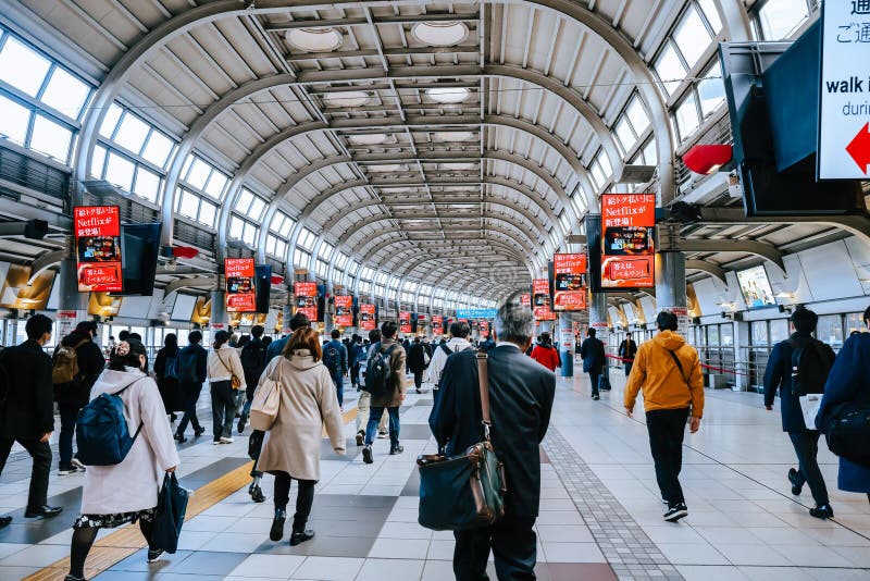 Nov 27 2023 Rush Hour Commuters at Station in Tokyo Editorial Stock ...