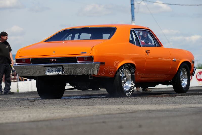 Drag racing editorial photography. Image of challenge - 41547097