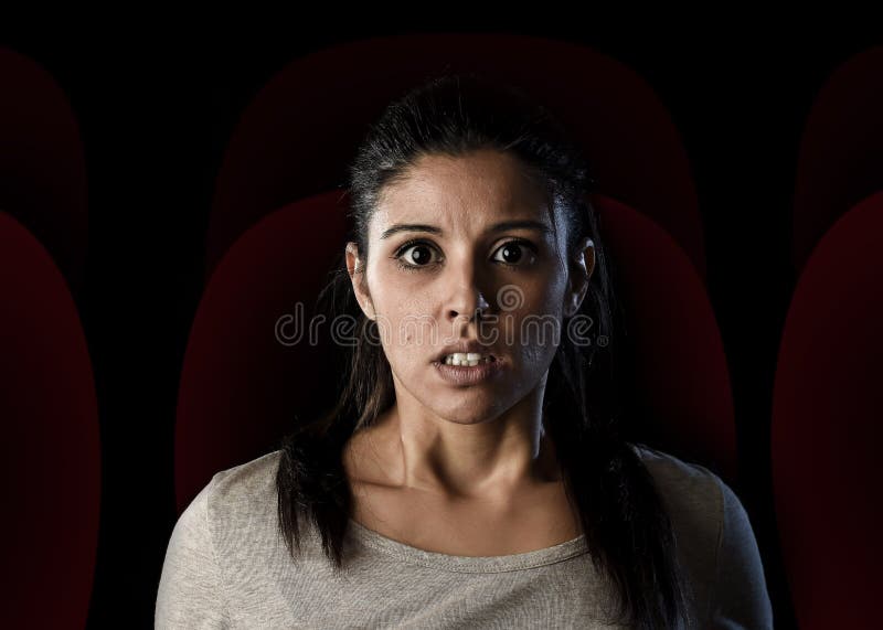 Novela De Suspense De La Mujer Atractiva O Película De Observación Del