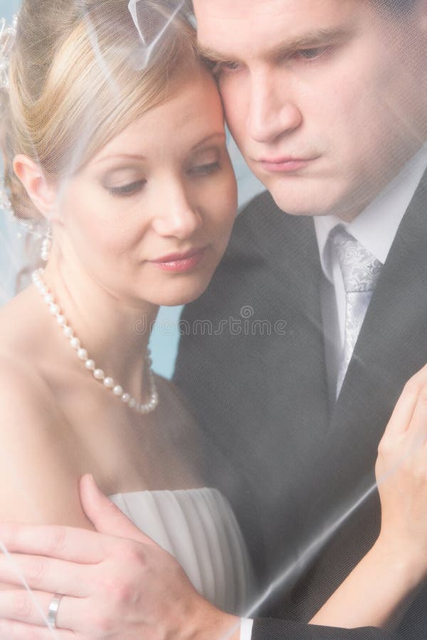 Novia y novio foto de archivo. Imagen de alineada, estudio - 28247394