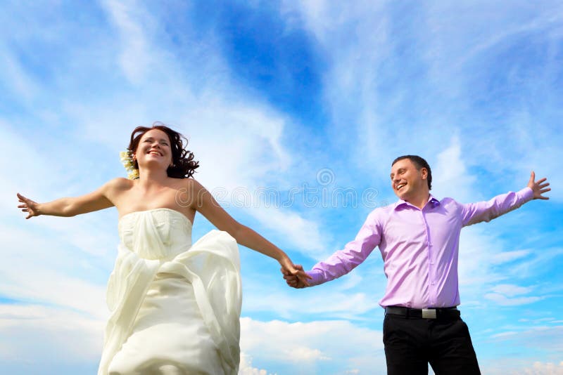 Novio y novia felices imagen de archivo. Imagen de familia - 35904163