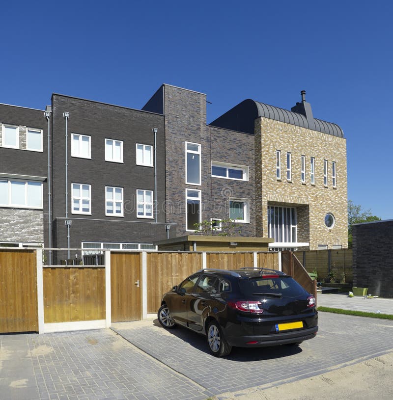 Novos domicilios modernos imagem de stock. Imagem de propriedade - 25503129