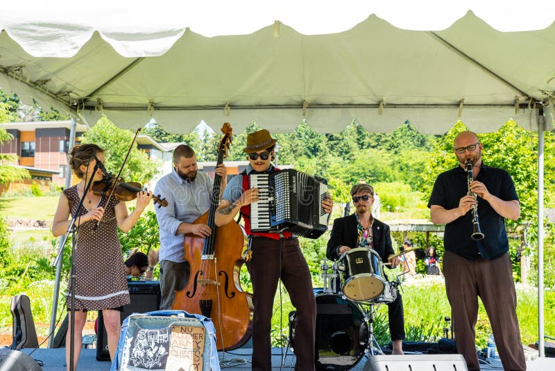 Nu Klezmer Army, Musical Group Rocking Their Instruments Editorial ...