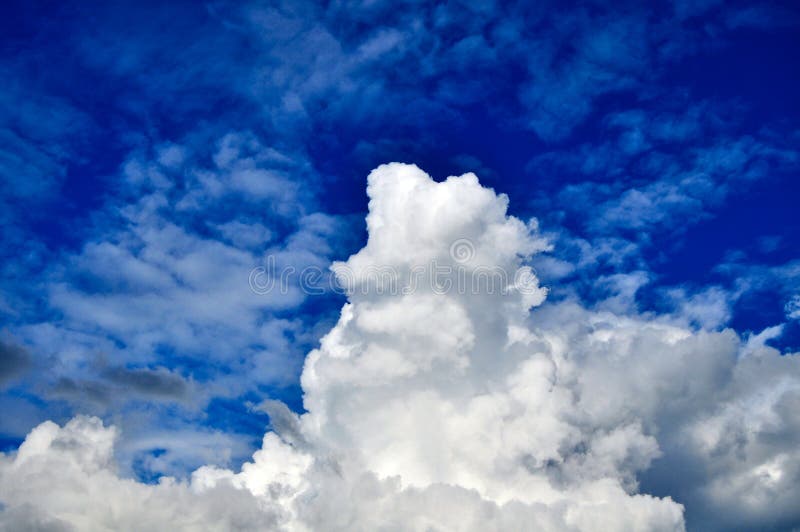 Nube tempestuosa foto de archivo. Imagen de hermoso, verano - 21464704