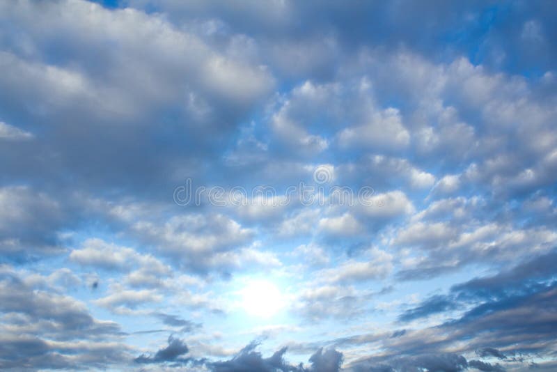 Nubes y sol imagen de archivo. Imagen de infinito, nublado - 22957361
