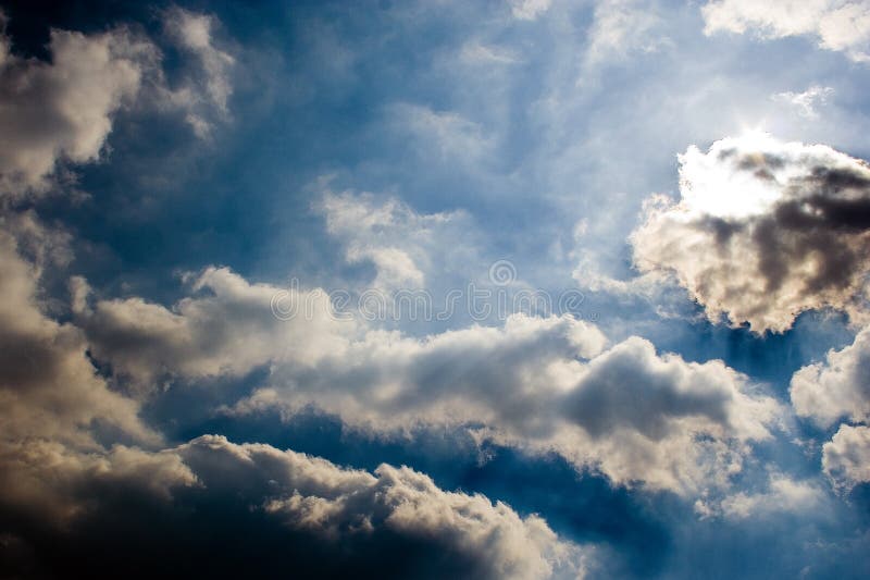 Nuvole fotografia stock. Immagine di nubi, bianco, brezza - 2016832