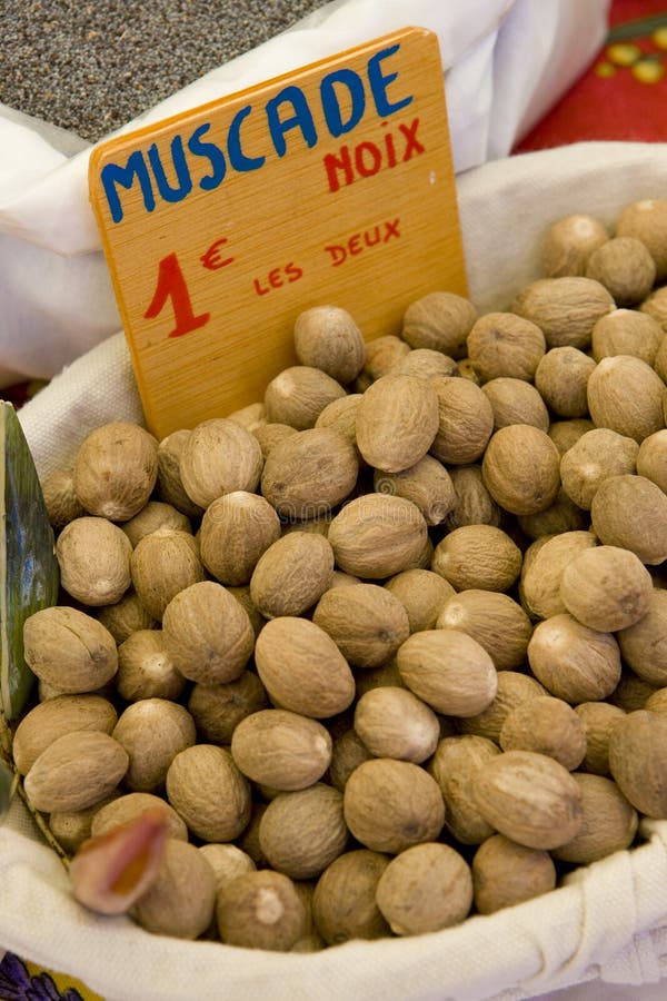 Muchas De Nueces Moscada Moscadas Imagen de archivo - Imagen de ...