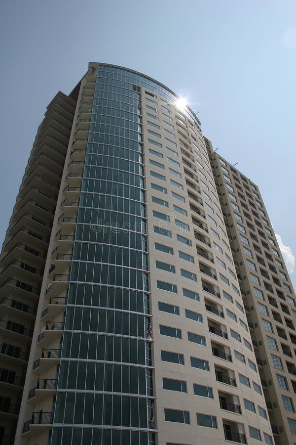 Nueva torre foto de archivo. Imagen de ciudad, edificio - 1109716