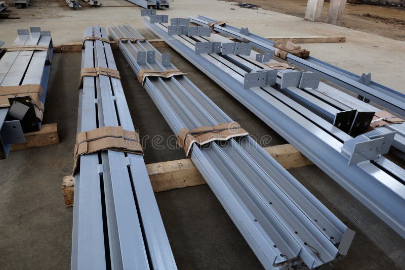 Nuevas Vigas Del Metal Soldado Imagen de archivo - Imagen de viga ...