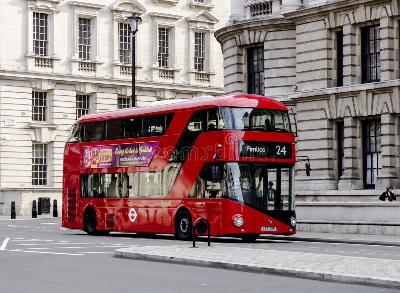 Big Ben Y Autobuses De Londres Foto de archivo - Imagen de reloj ...