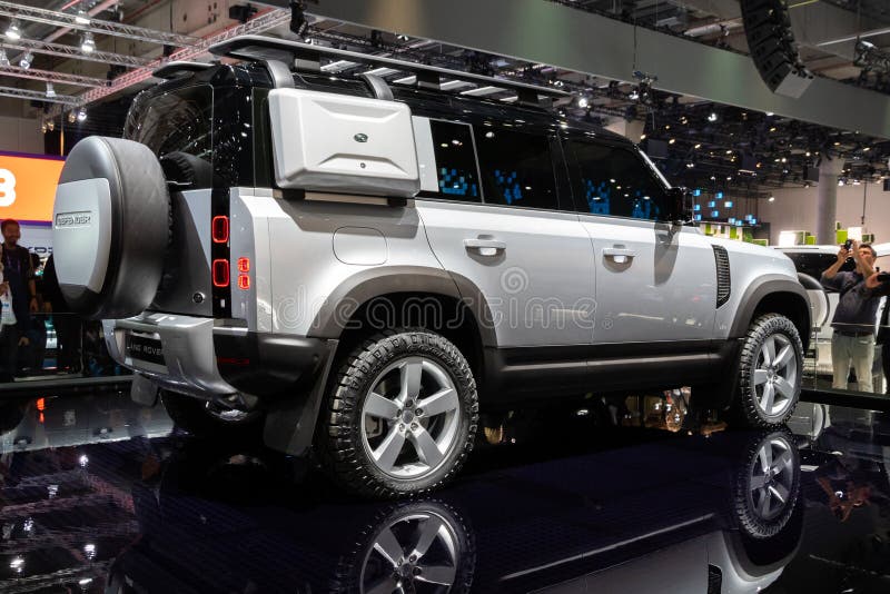 Nuevo Coche Land Rover Defender 2020 Foto editorial - Imagen de trasero ...
