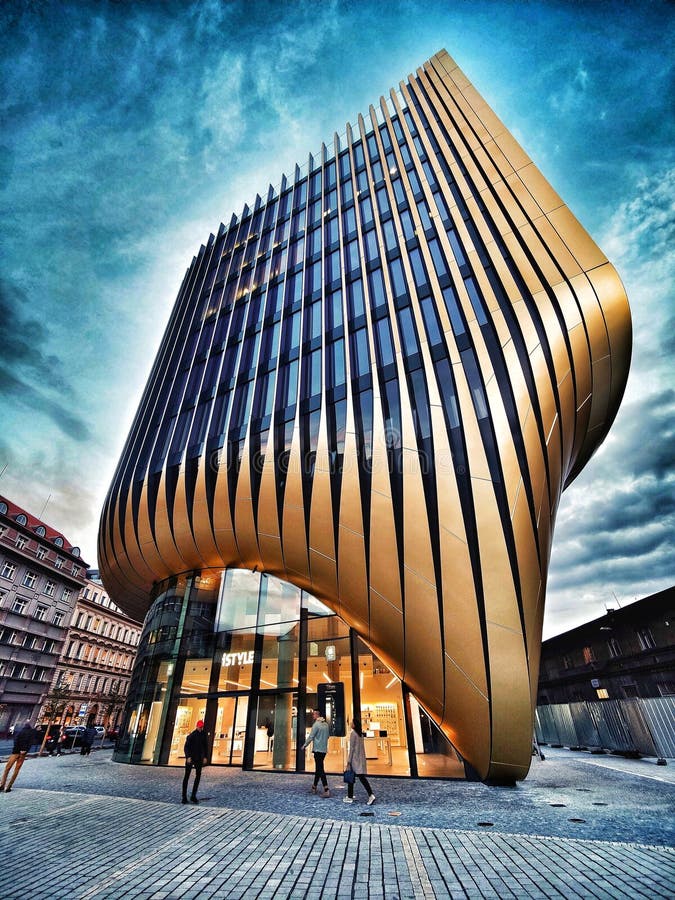 Nuevo Edificio Masarycka En Praga Imagen de archivo editorial - Imagen de horizonte, rascacielos ...