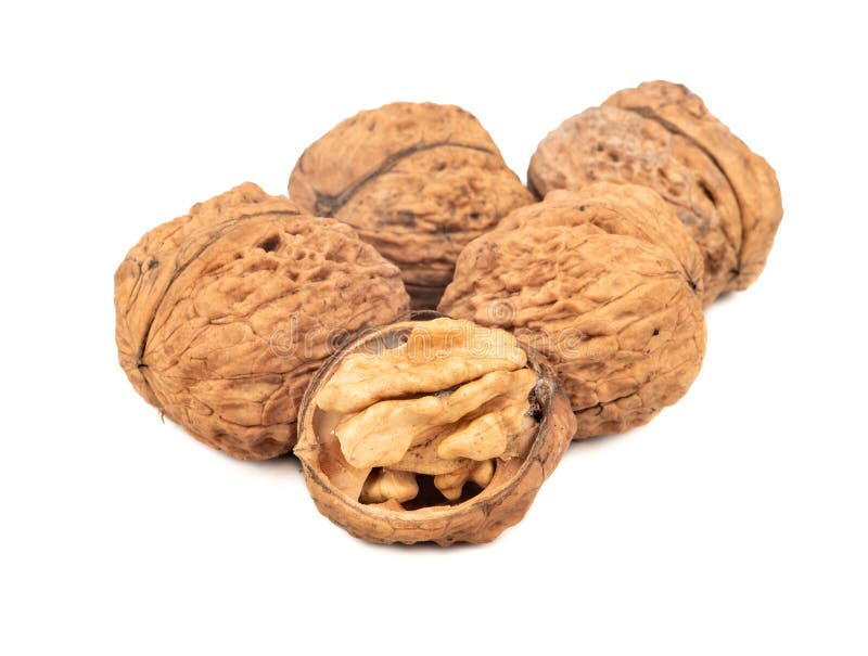 Walnut con mitad foto de archivo. Imagen de frescura - 134852000
