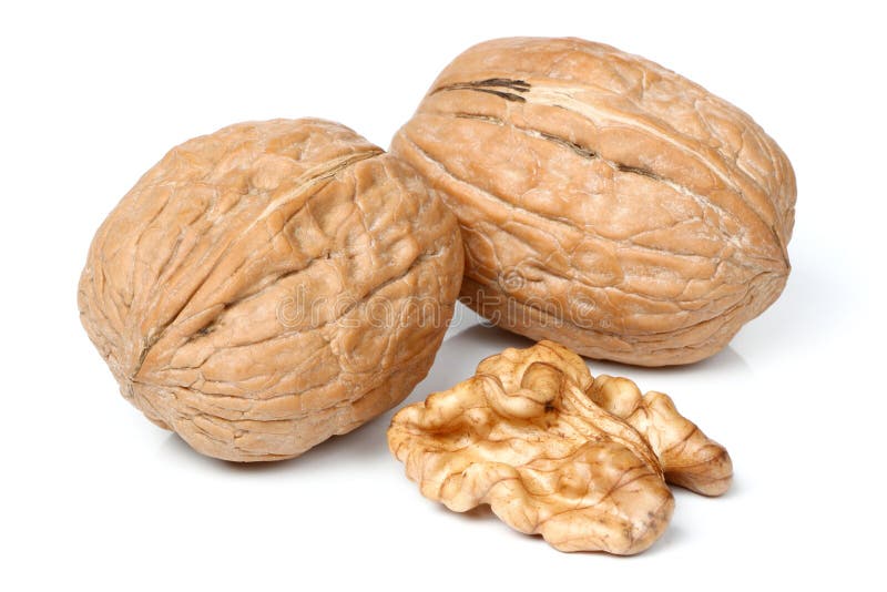Nuez Entera Y Medio Pedazo De La Nuez Imagen de archivo - Imagen de ...