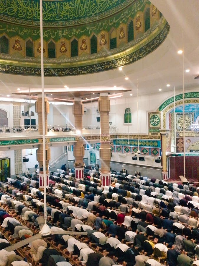 The Number of Muslims in the Mosque during the Month of Ramadan Stock ...