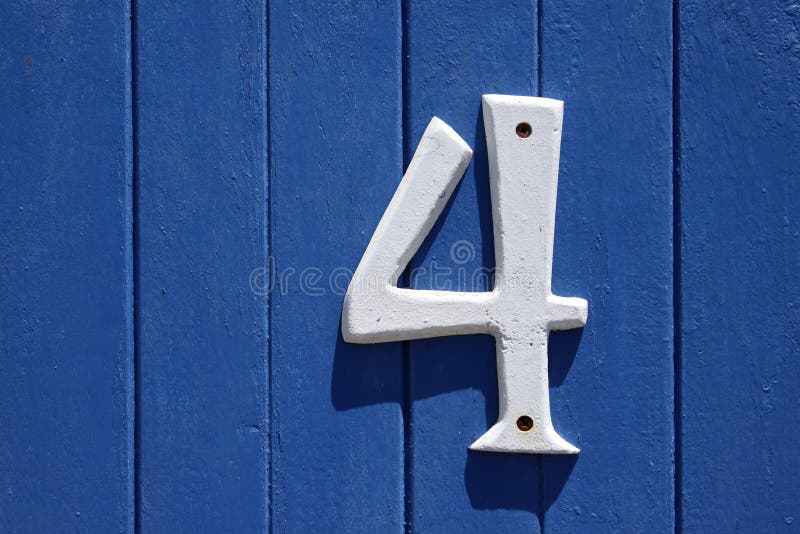 Numero quattro immagine stock. Immagine di metallo, verniciato - 26682767