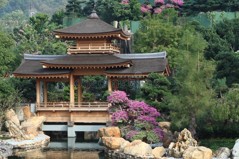 Nunnery de lin do qui foto de stock. Imagem de estrada - 4028768