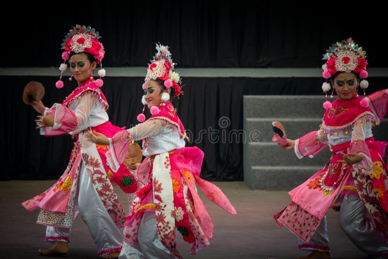 Betawi Mask Dance Performance at Parade Tari Nusantara 2014 Editorial ...