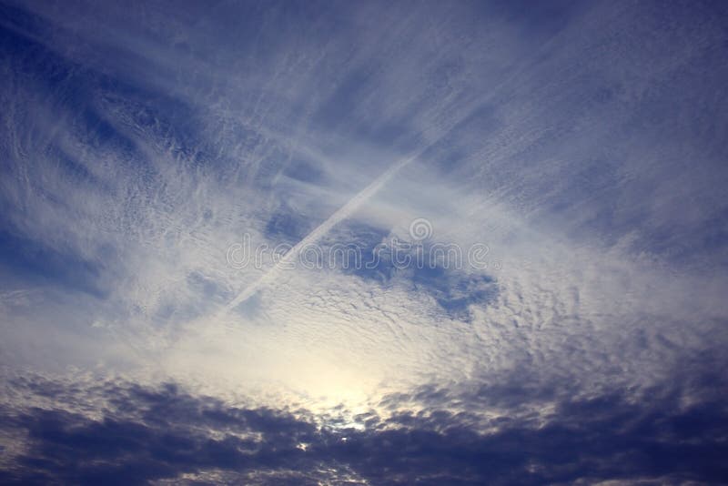Nuvem da textura do céu foto de stock. Imagem de naughty - 68872684