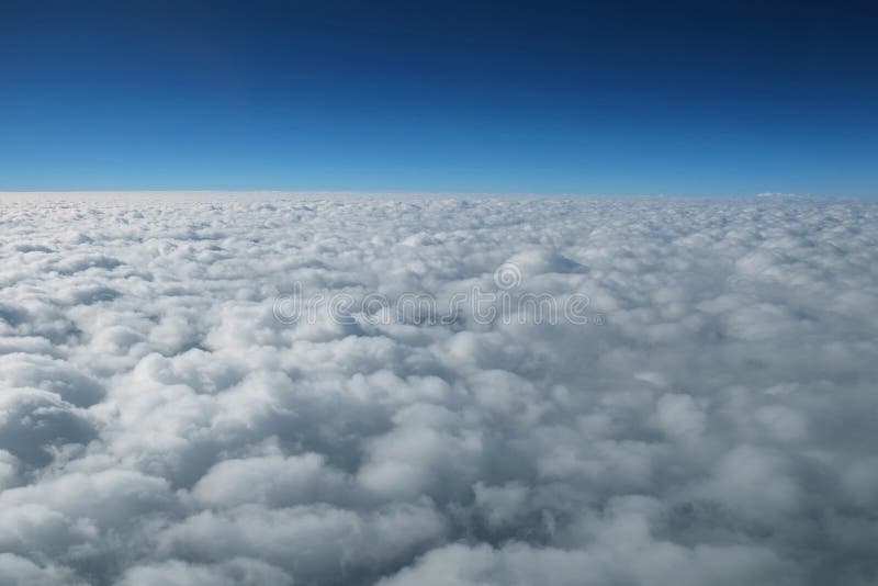 Nuvem e horizonte foto de stock. Imagem de verde, composto - 36914084