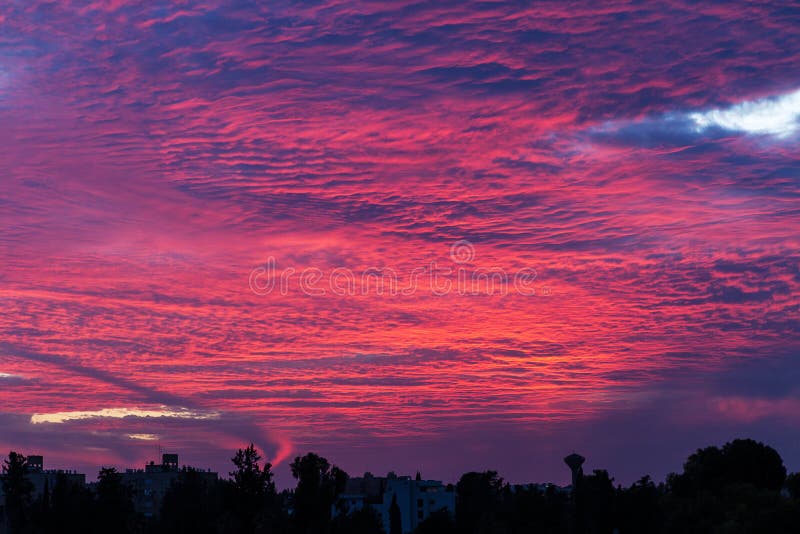immagini di riserva di Nuvole Rosa Nel Cielo - la sovranità di download ...