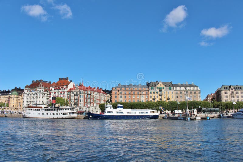 Nybroviken in Stockholm redaktionelles foto. Bild von drastisch - 101853906