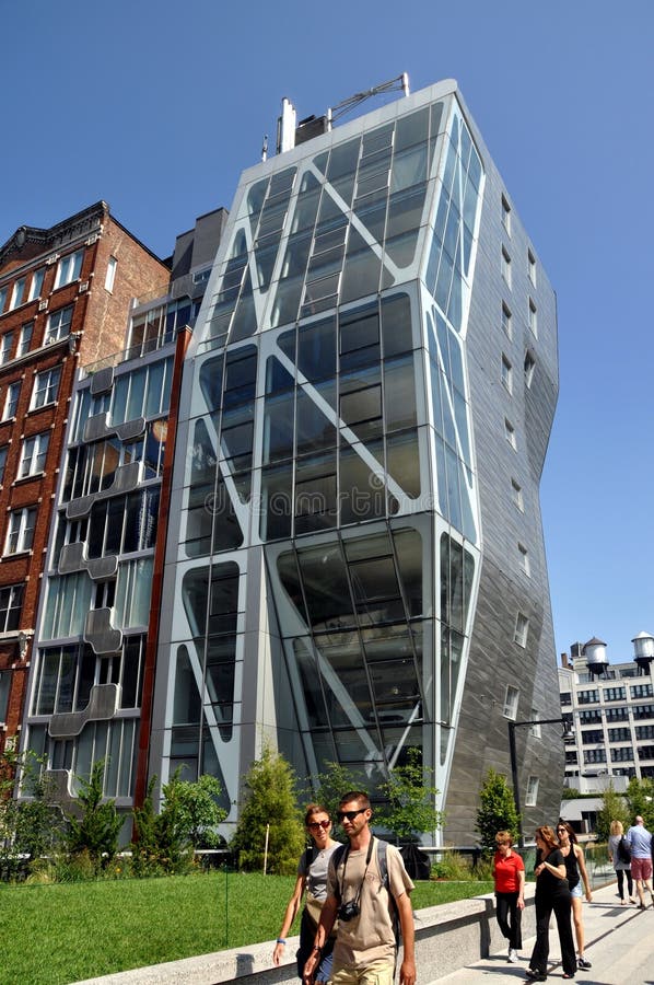 Edificio Moderno Junto Al High Line Park, Nueva York Imagen de archivo ...