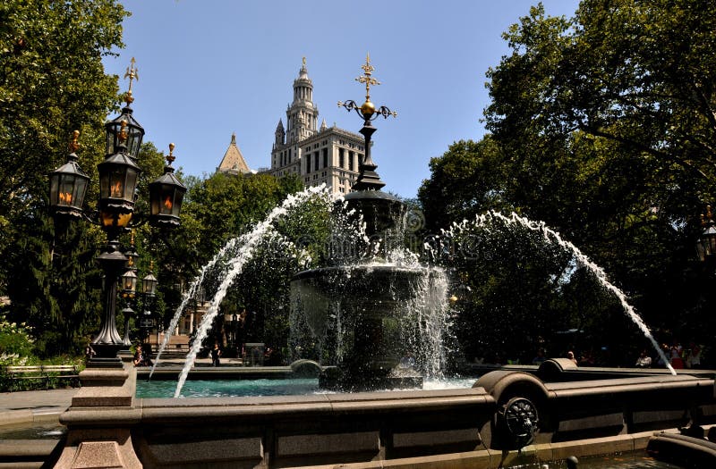 NYC: City Hall Park Fountain Editorial Stock Photo - Image of victorian ...