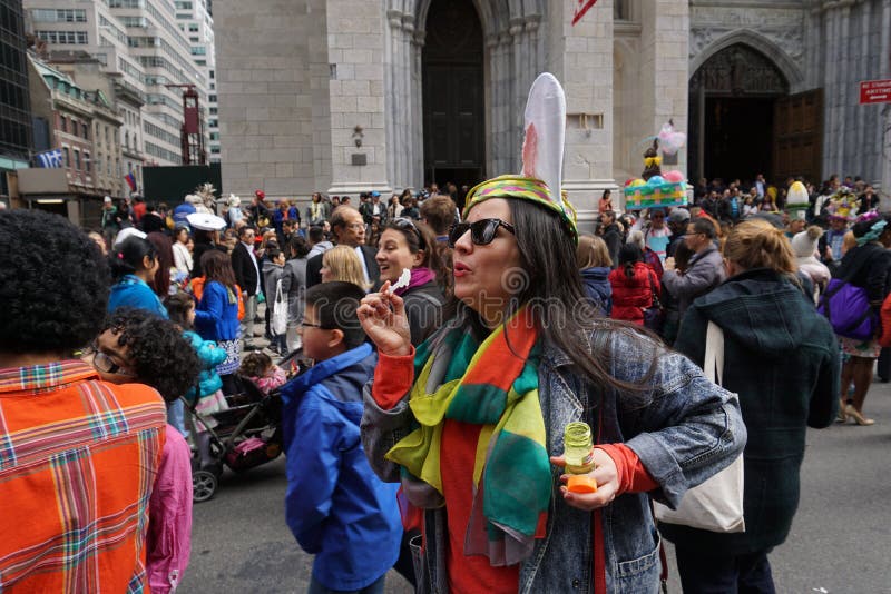 The 2015 NYC Easter Parade 83 Editorial Stock Image - Image of dress ...