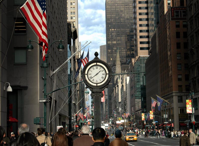 NYC: Fifth Avenue editorial photography. Image of towers - 14322787