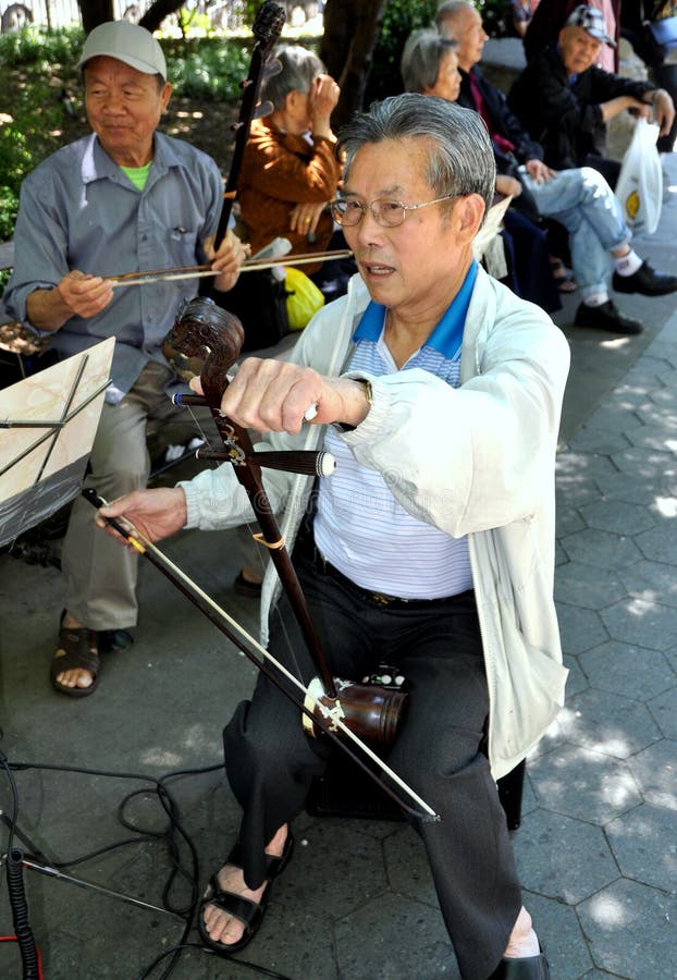 136 Erhu Musical Instrument Stock Photos - Free & Royalty-Free Stock ...