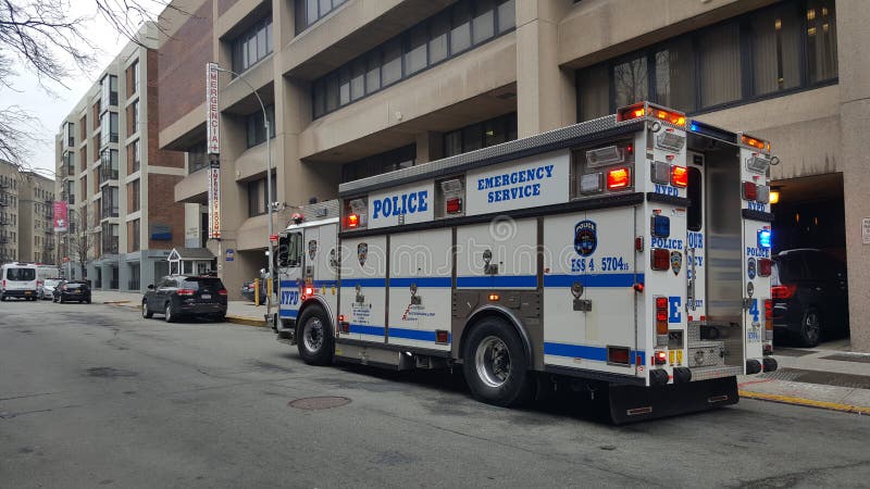 NYC Police Emergency Service Editorial Stock Image - Image of weapons ...