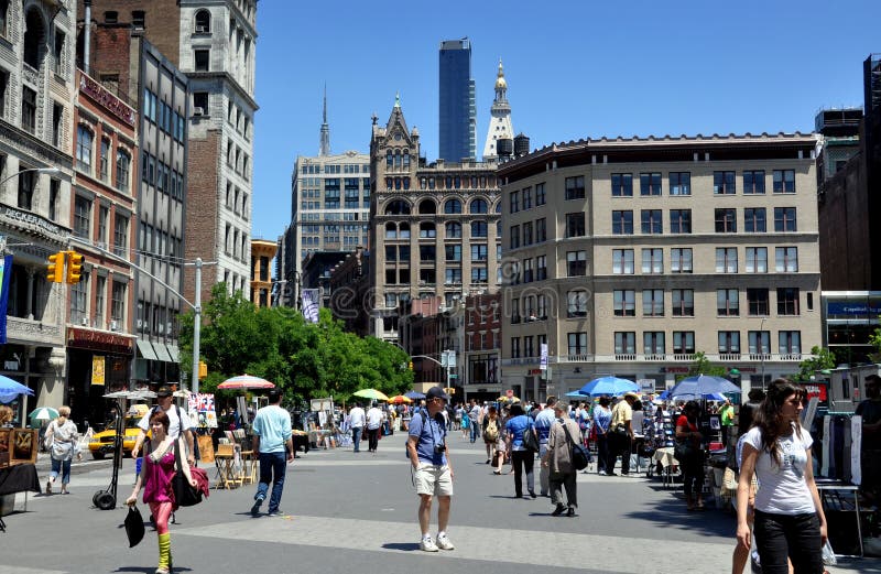 Union Square - New York City Editorial Image - Image of buildings ...
